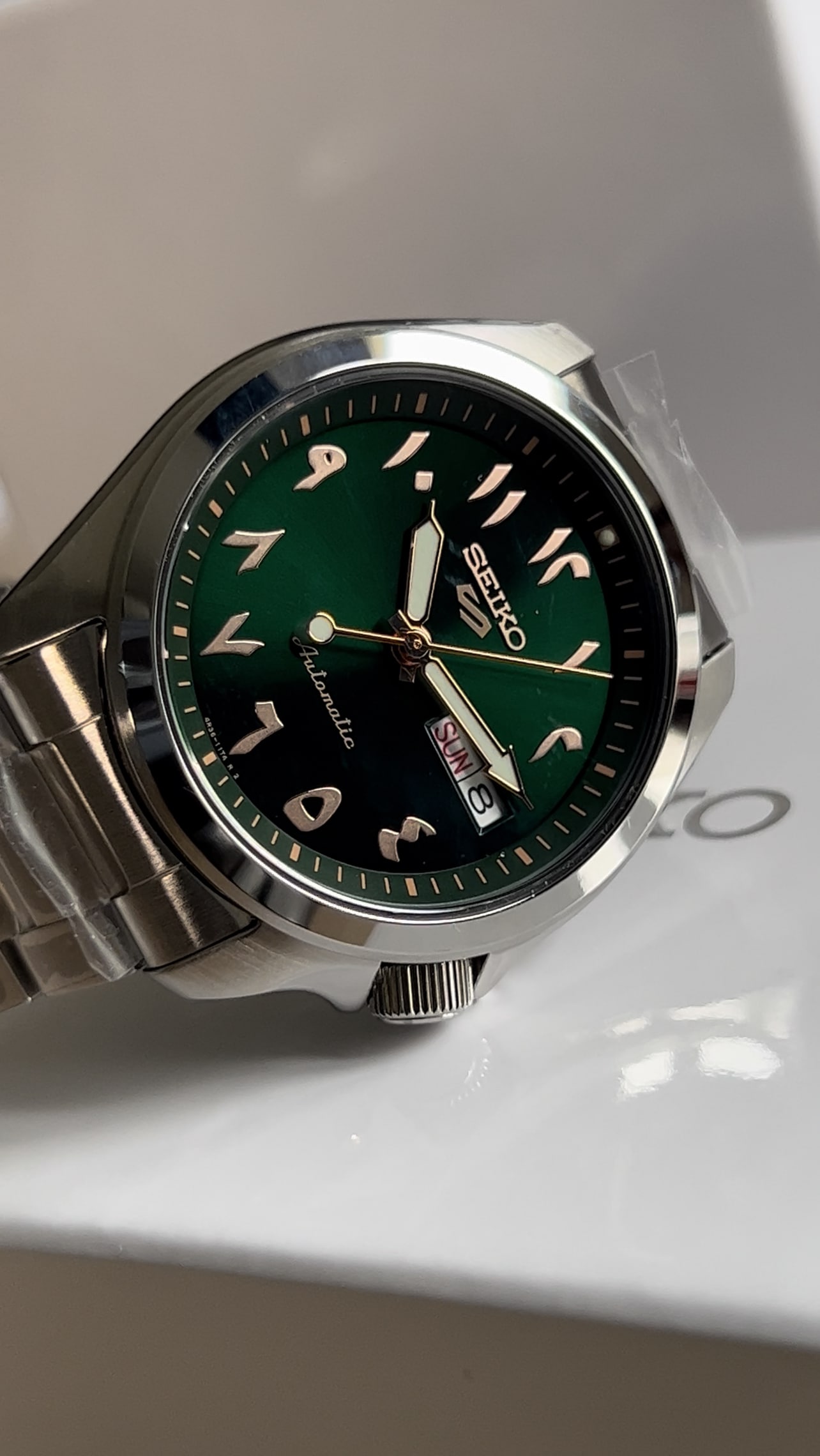 Seiko Arabic Dial vs Montres Classiques ? (Toutes les différences)